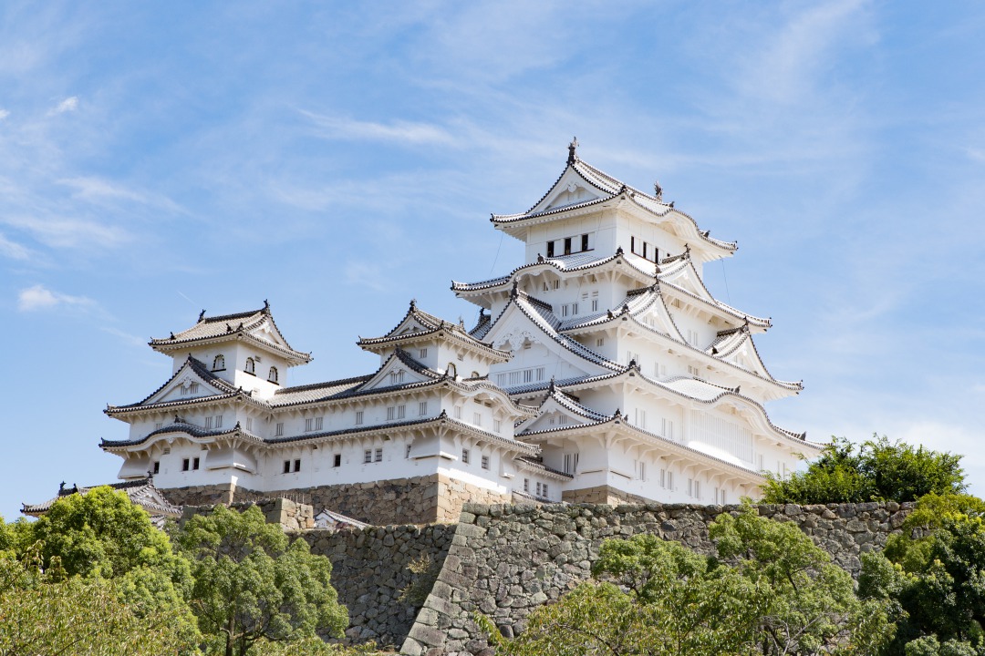 Castle in the sky or castle in perfect white. Two castles in Kansai you ...